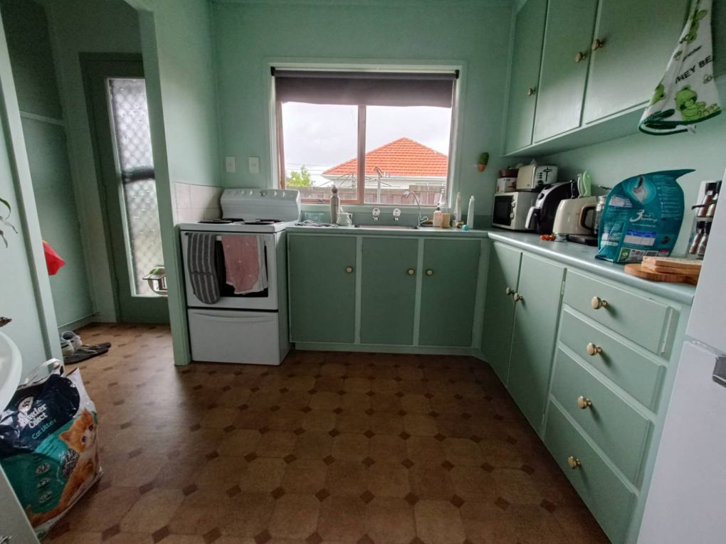 Astley Avenue, New Lynn, Auckland City - Christian Accommodation NZ